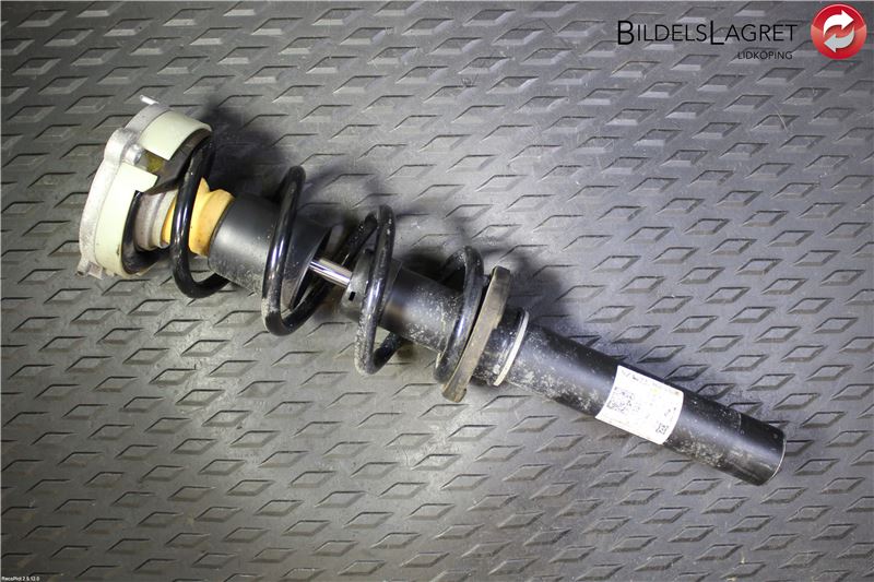 8W0413031BA : Schokbreker voor en Veerpoot voor - Autoparts24