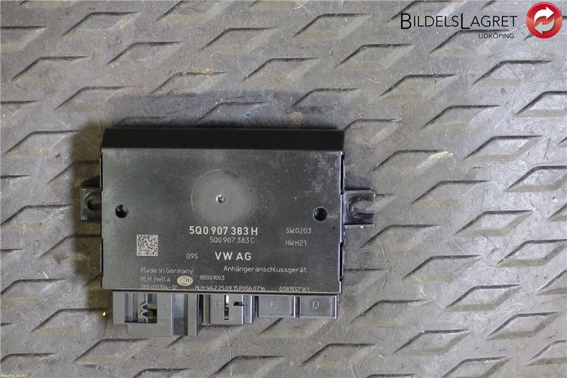 5Q0907383H : styreenhed - anhængertræk - Autoparts24