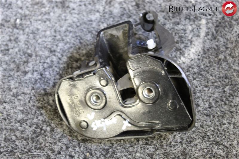 7E0-843-603-D : Dørlås - Autoparts24