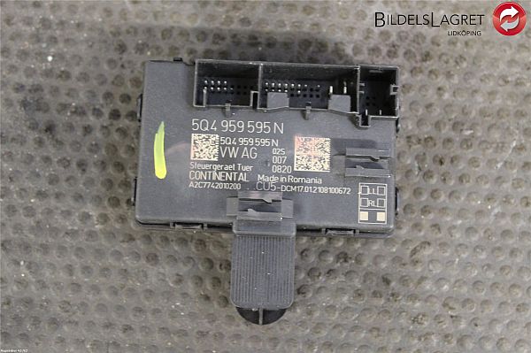 8W0-959-595-M : Centrallås - elboks og Styreenhed - dør - Autoparts24