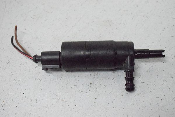 3B0-955-681 : Ruitensproeier pomp / motor en Warmteregulator - Autoparts24
