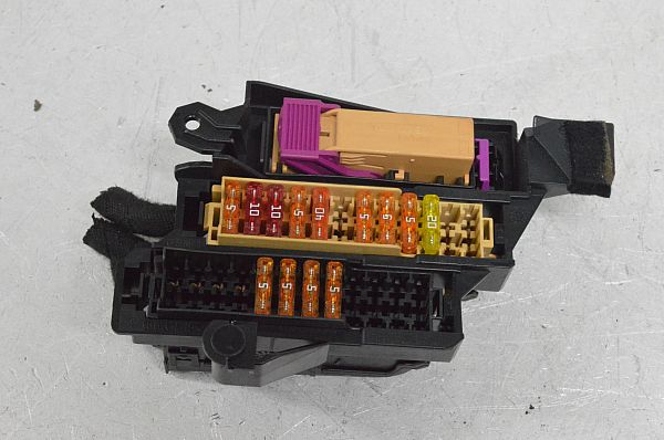 Brugt Audi A5 - Sikringsboks | Autoparts24