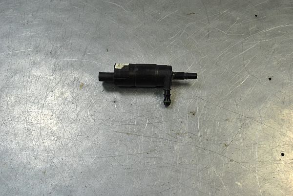 1j0955681 : Ruitensproeier pomp / motor - Autoparts24