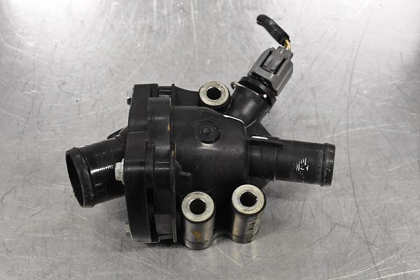 Brugt Ford Kuga - Termostathus | Autoparts24