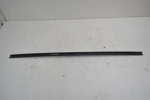 VW Touareg - Dakreling Touareg | Autoparts24