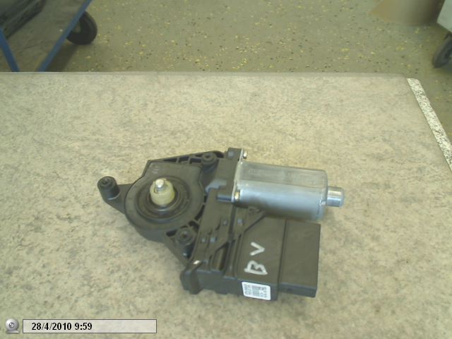 3B9-839-751-BF : Rudemotor og Ruderegulator - Autoparts24