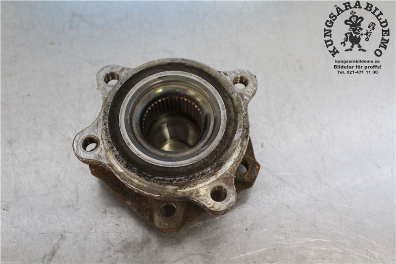 4M0498625F: Asschenkel / Wielnaaf voor, links en rechts gelijk ...