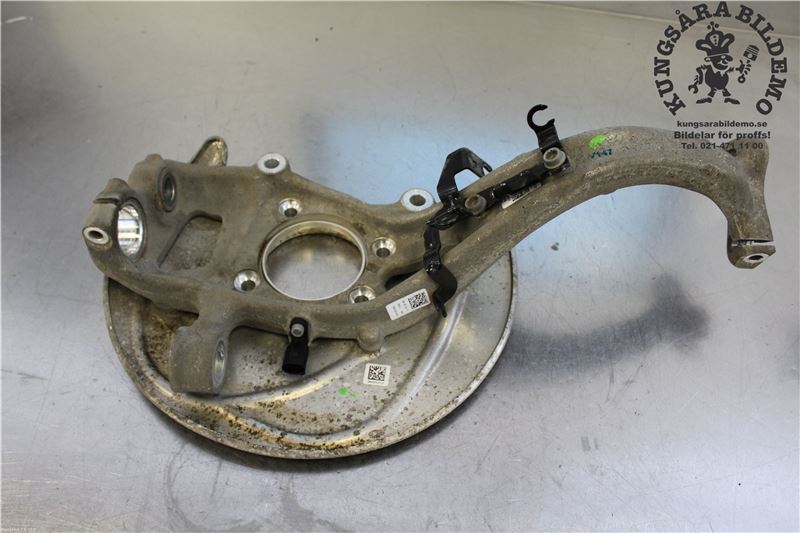 8W0407253F : Asschenkel / Wielnaaf voor - Autoparts24