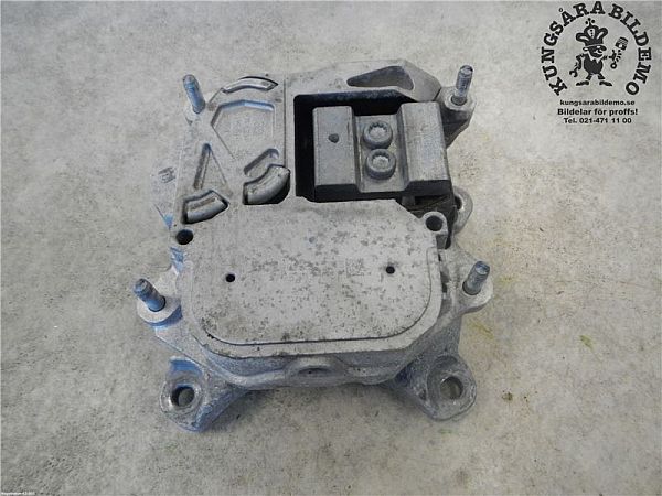 4M0-399-153-AE : Getriebe Aufhängung und Getriebebrücke - Autoparts24