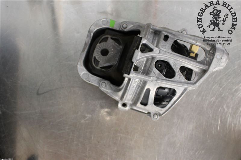 4M0199371B : motorophæng / motorfæste og Motorophæng - Autoparts24