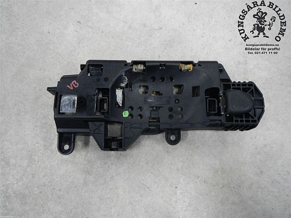 80A837811 : Handgreep / deurgreep achterklep - Autoparts24