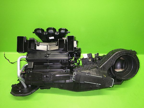 Mercedes-Benz - Nawiew ogrzewania / Nagrzewnica – obudowa dmuchawy ...