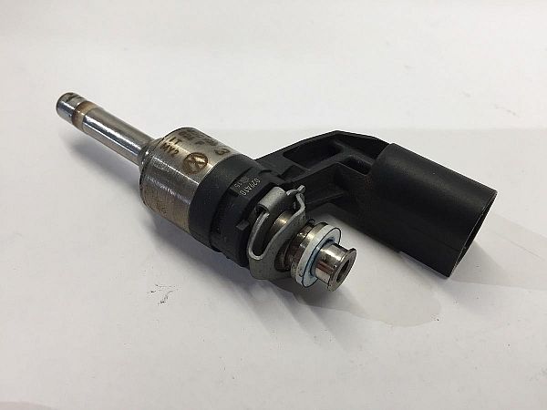 03C-906-036-F : Verstuiver / Injector en Carterpan - Autoparts24