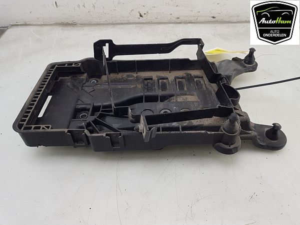 Seat Arona Batteriekasten gebraucht kaufen | Autoparts24